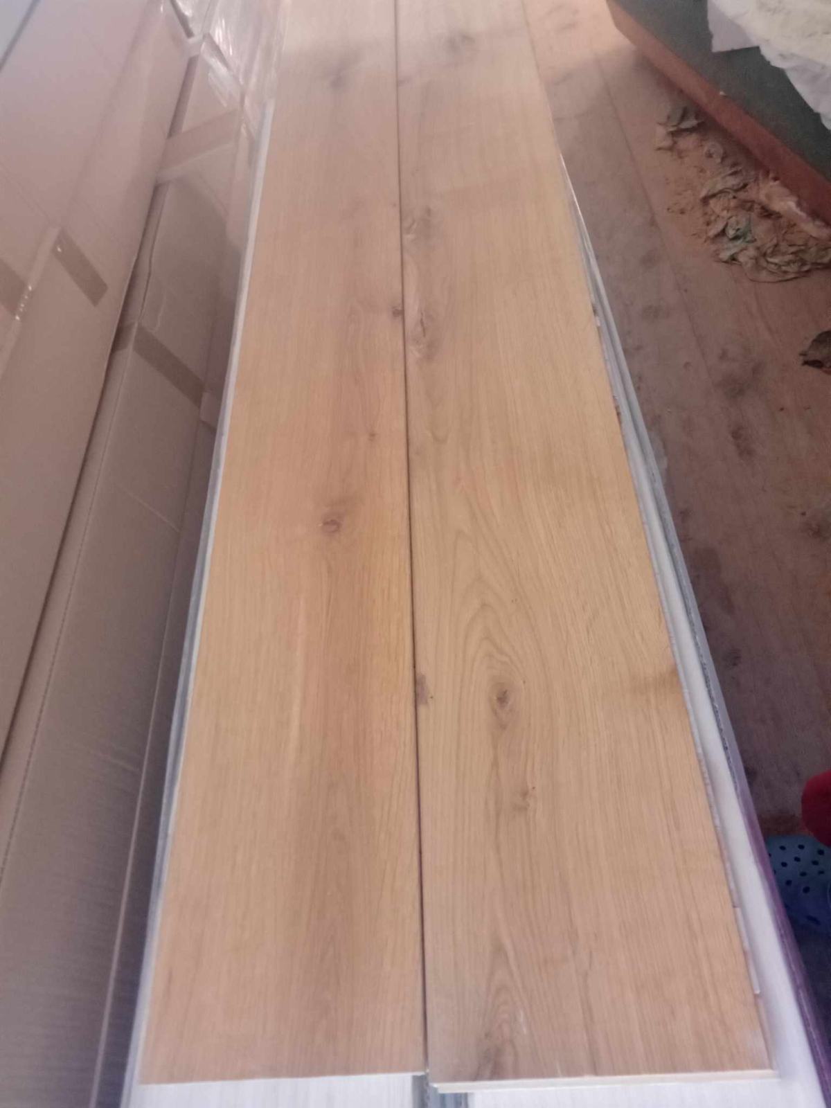 Parket več vrst. Novo.