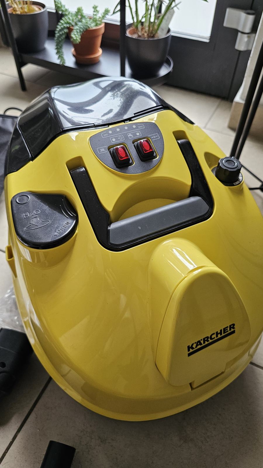 Parni sesalnik Karcher SV 7