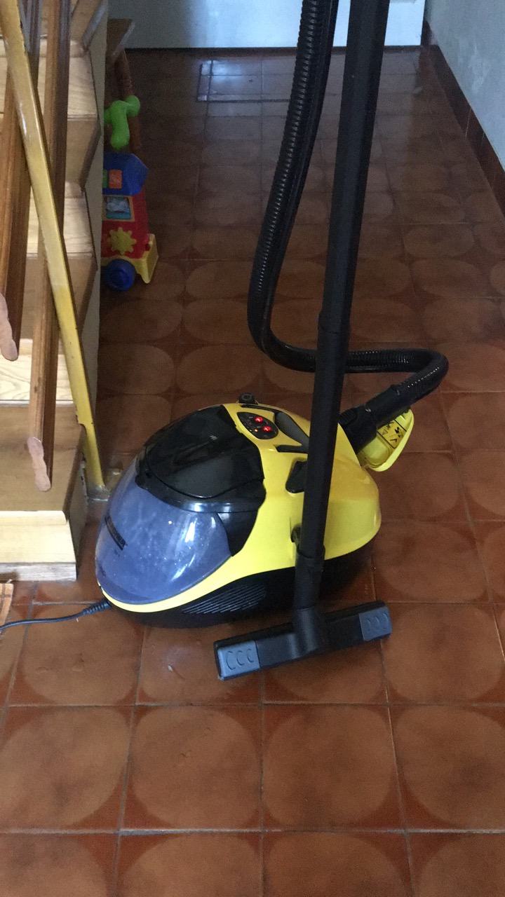 Parni sesalnik karcher sv7