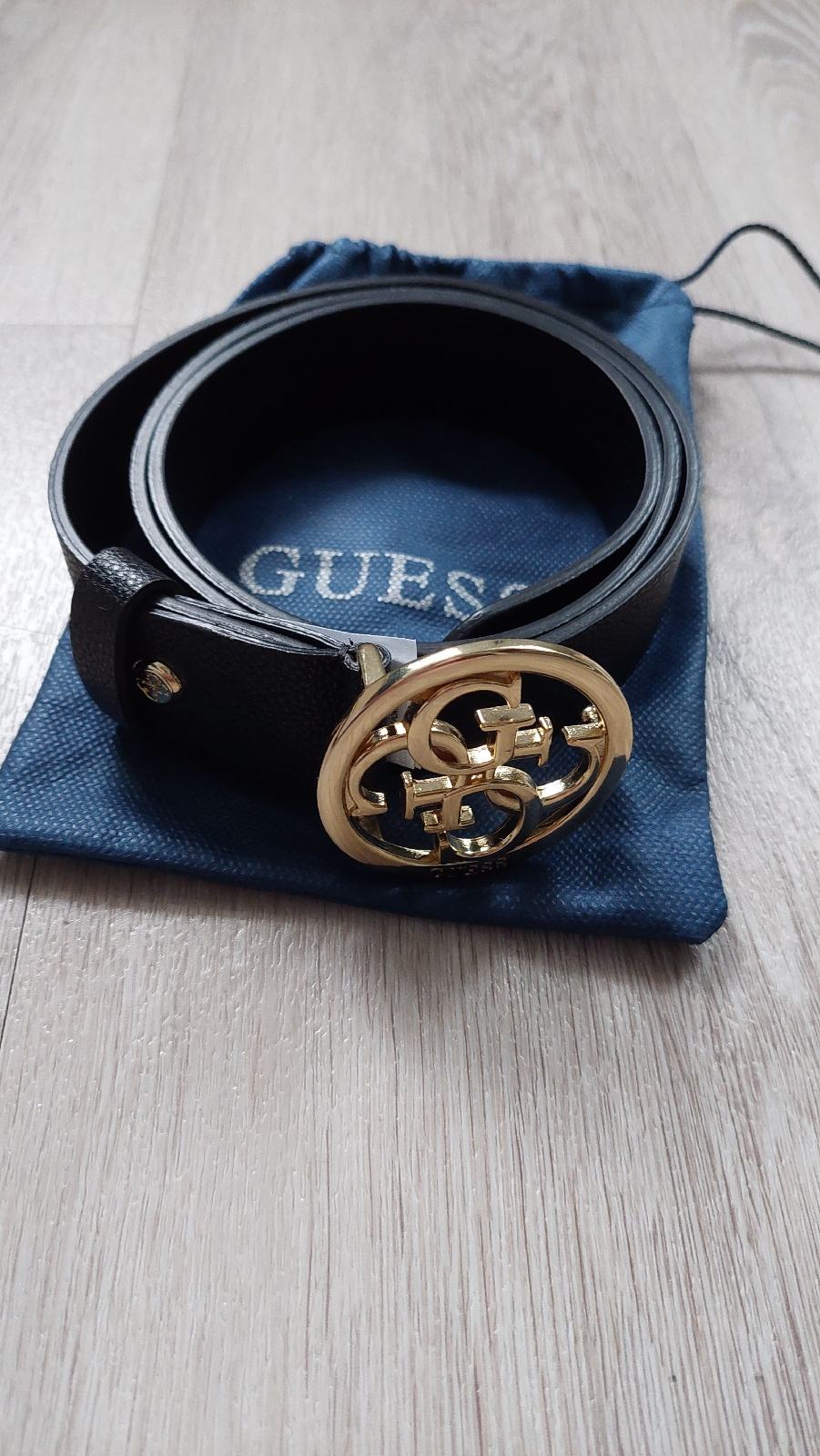 GUESS pas