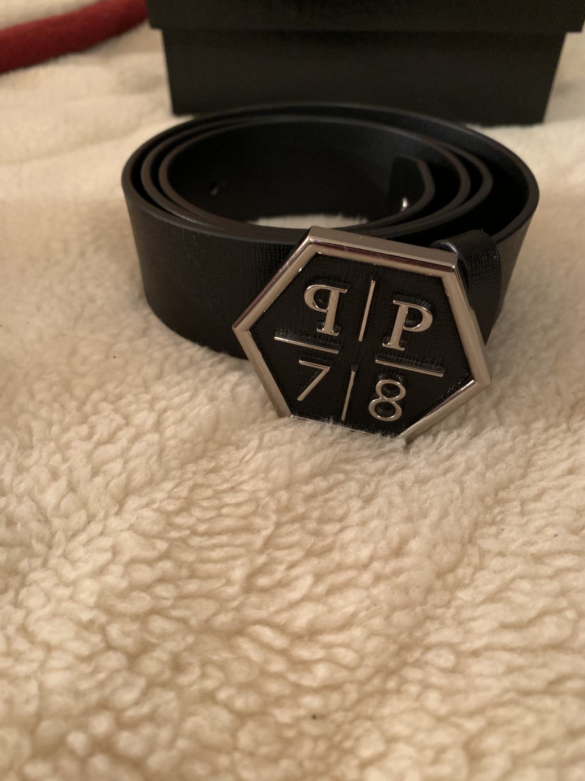 Pas Gucci, moski pas Philip Plein