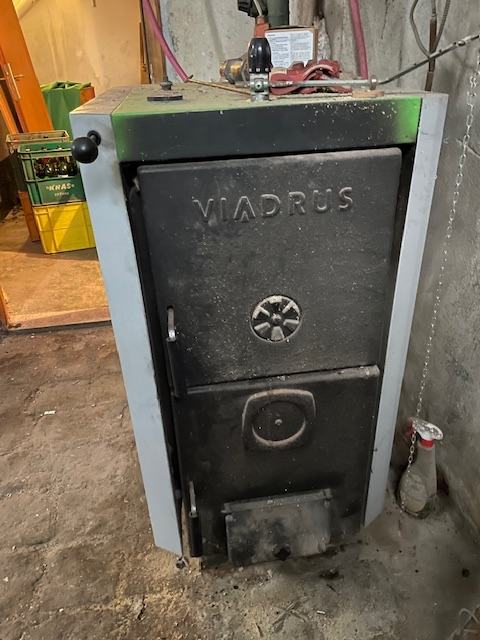 Peč na drva Viadrus U-22 23kW