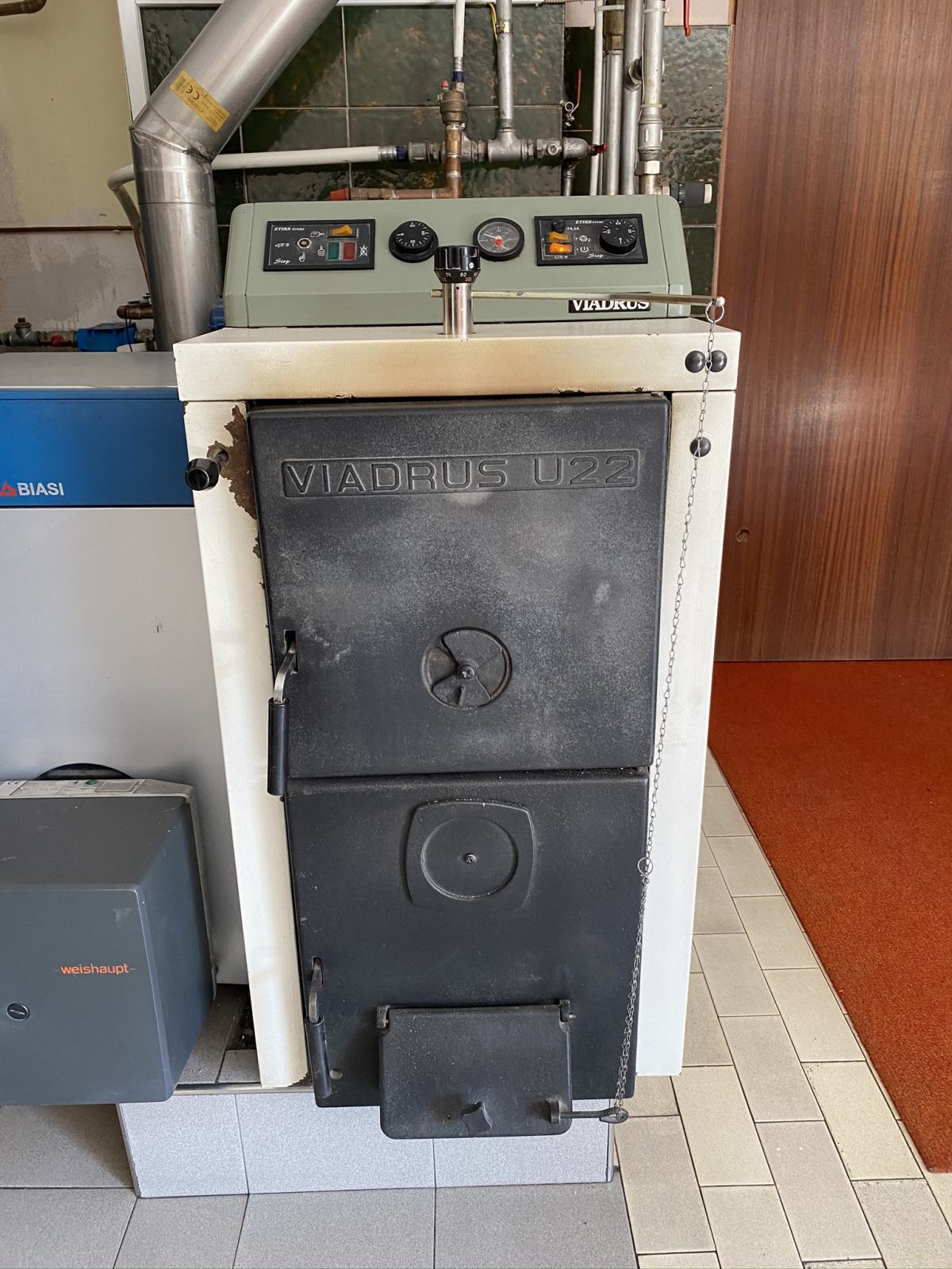 Peč na drva Viadrus U22