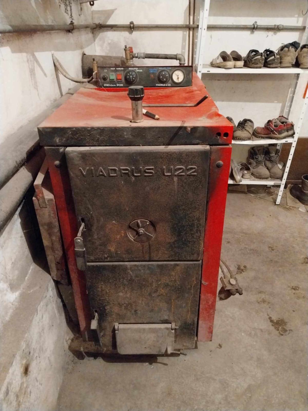 Viadrus U22 peč za centralno ogrevanje.