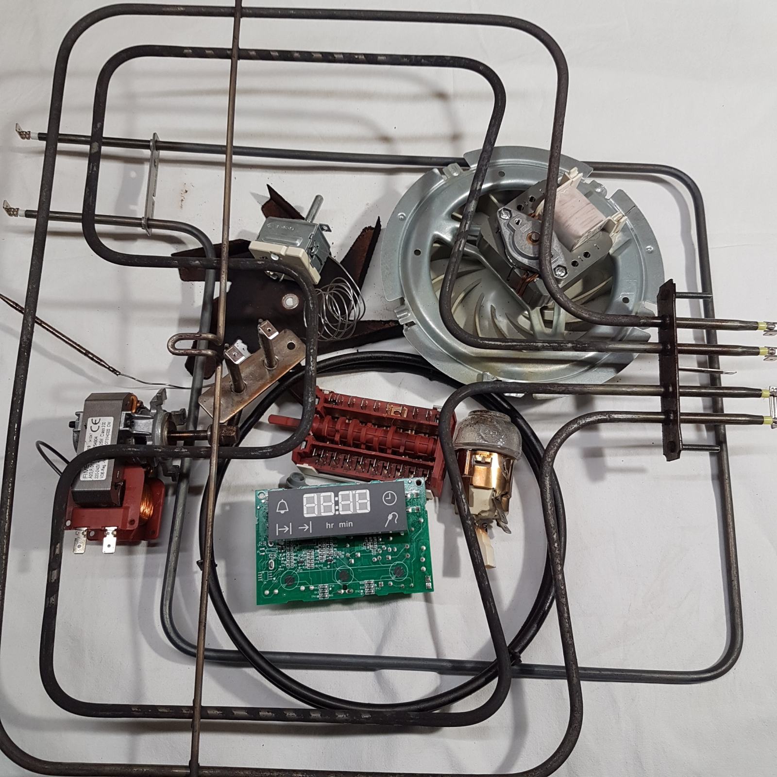 ELEKROLUX pečica - rezervni deli