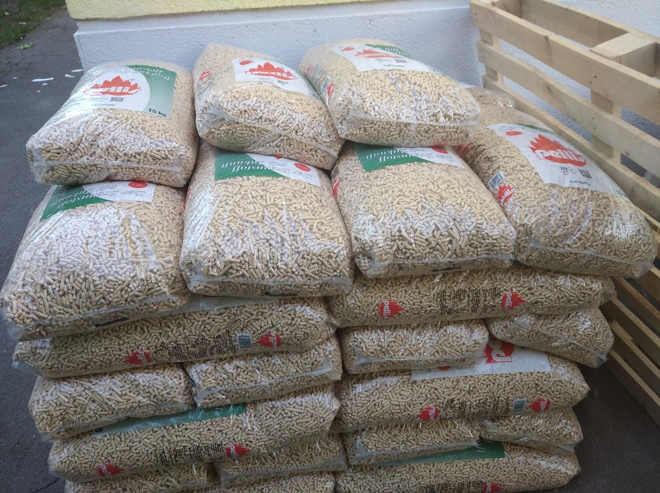 PELETI PELLIS A1, FI 6 MM, SMREKA/JELKA VREČA 15 KG