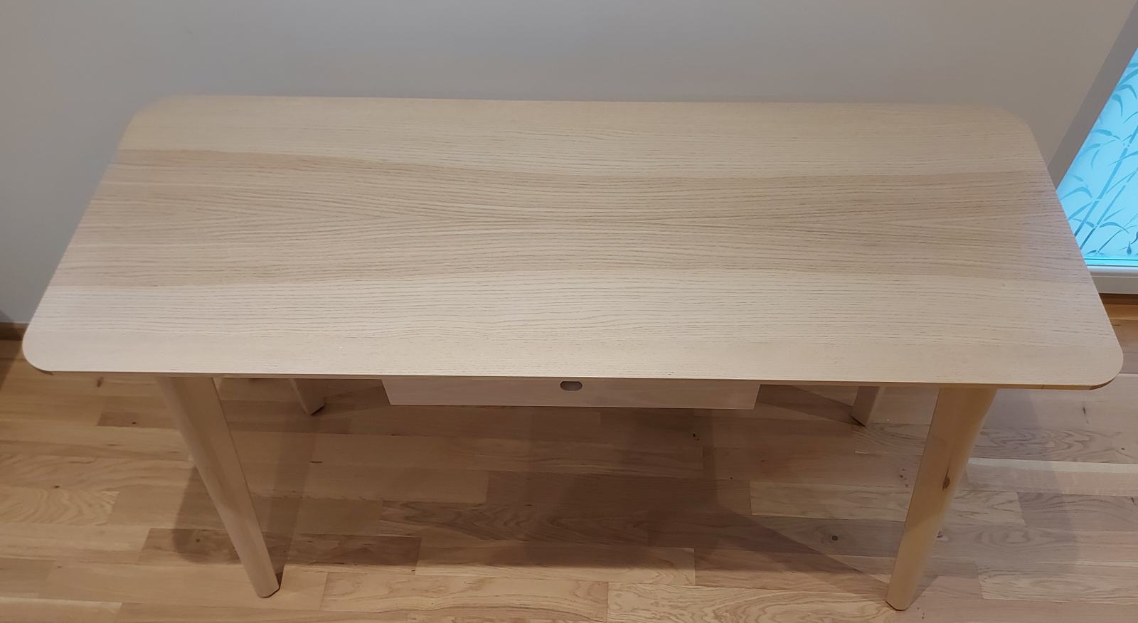 Pisalna miza IKEA LISABO