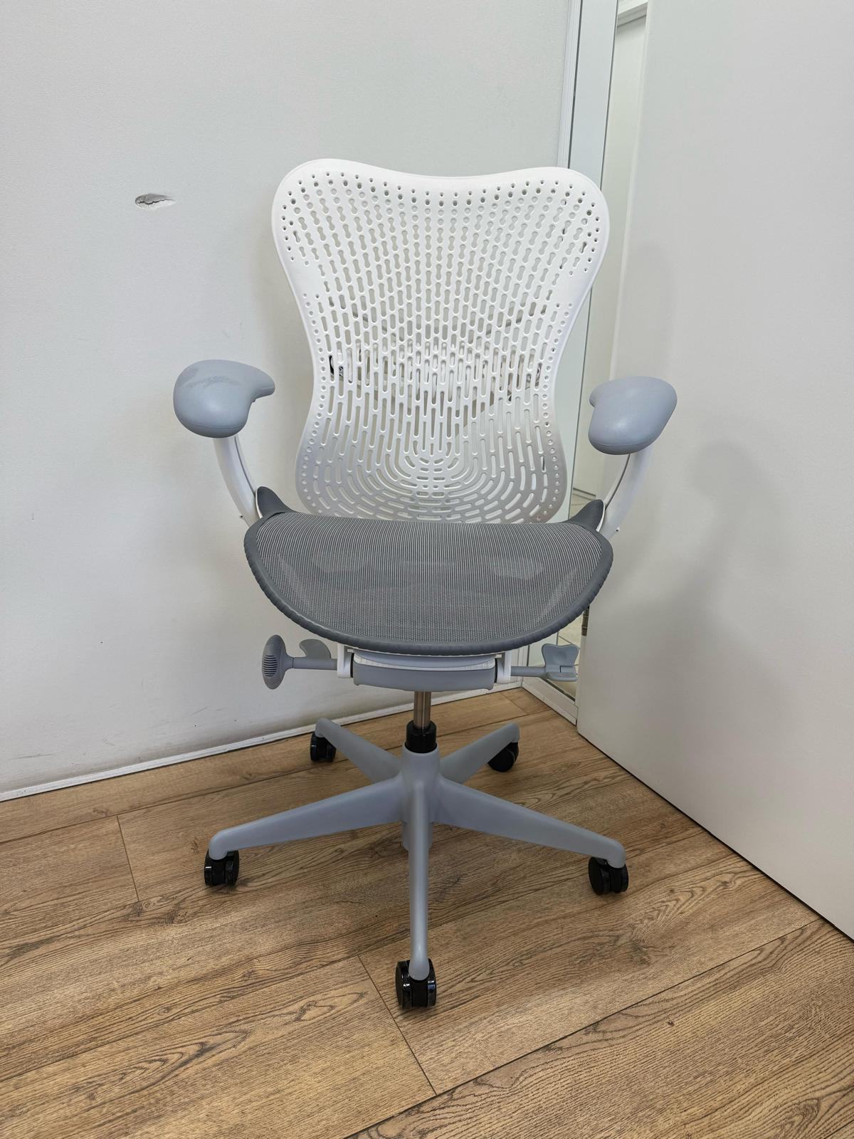 Refurbished Herman Miller Mirra 2 Alpine