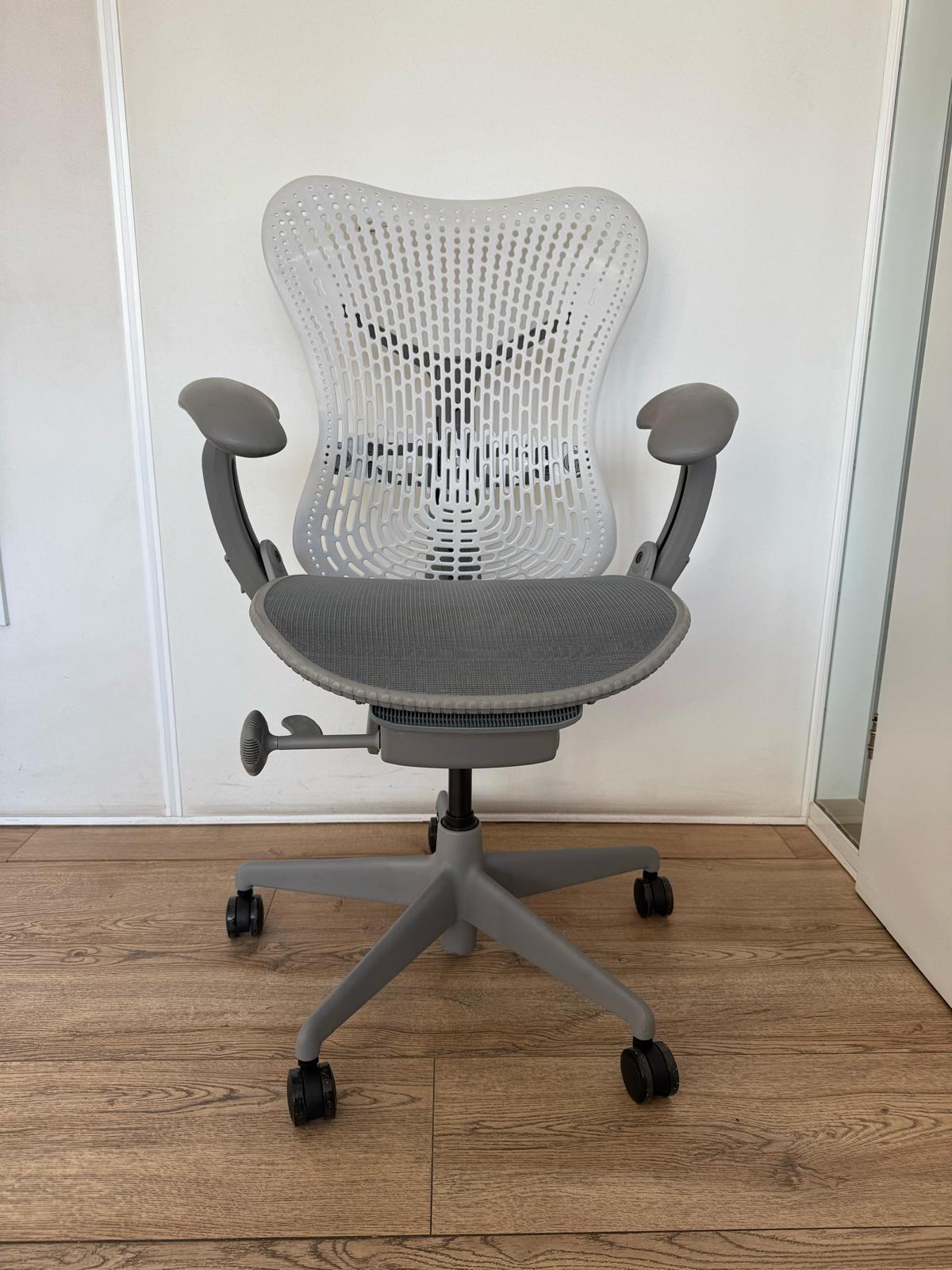 Refurbished Herman Miller Mirra Alpine