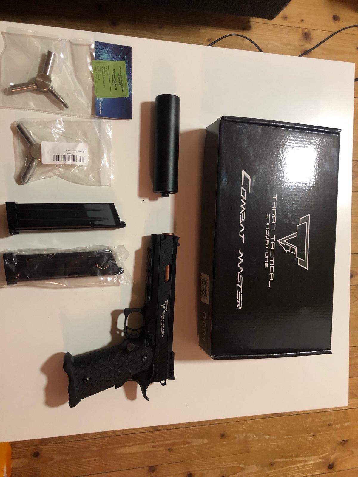 Airsoft Combat Master blowback gas pištola