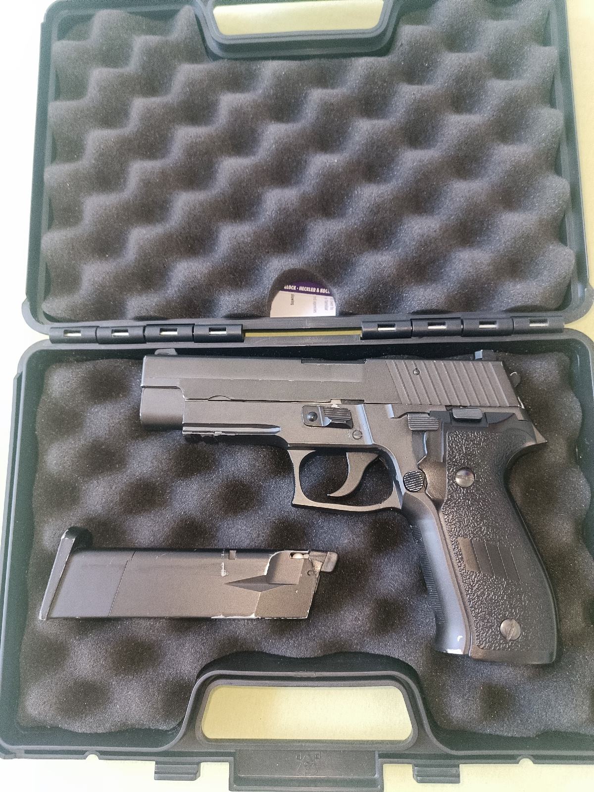 Airsoft trzajna FULL METAL Sig Sauer P226 pištola - rabljena