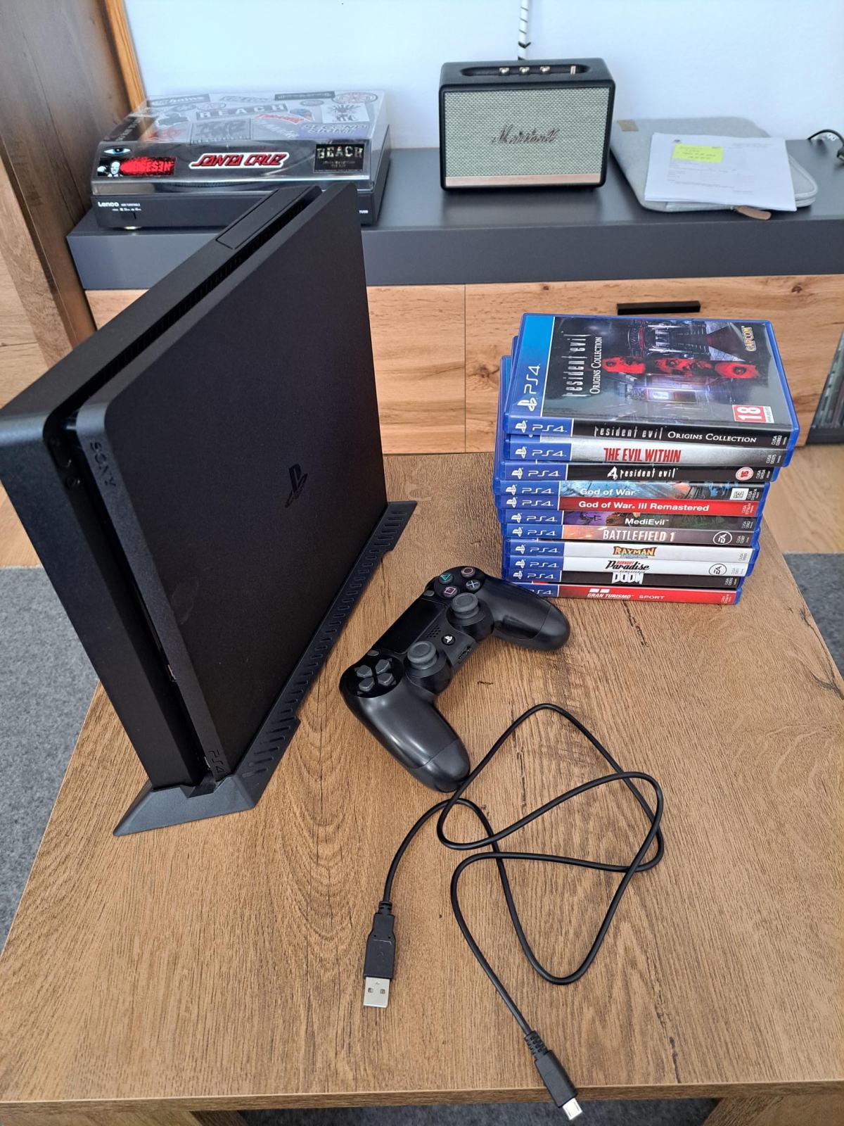PS4 Playstation 4 Slim 1 TB + 11 iger