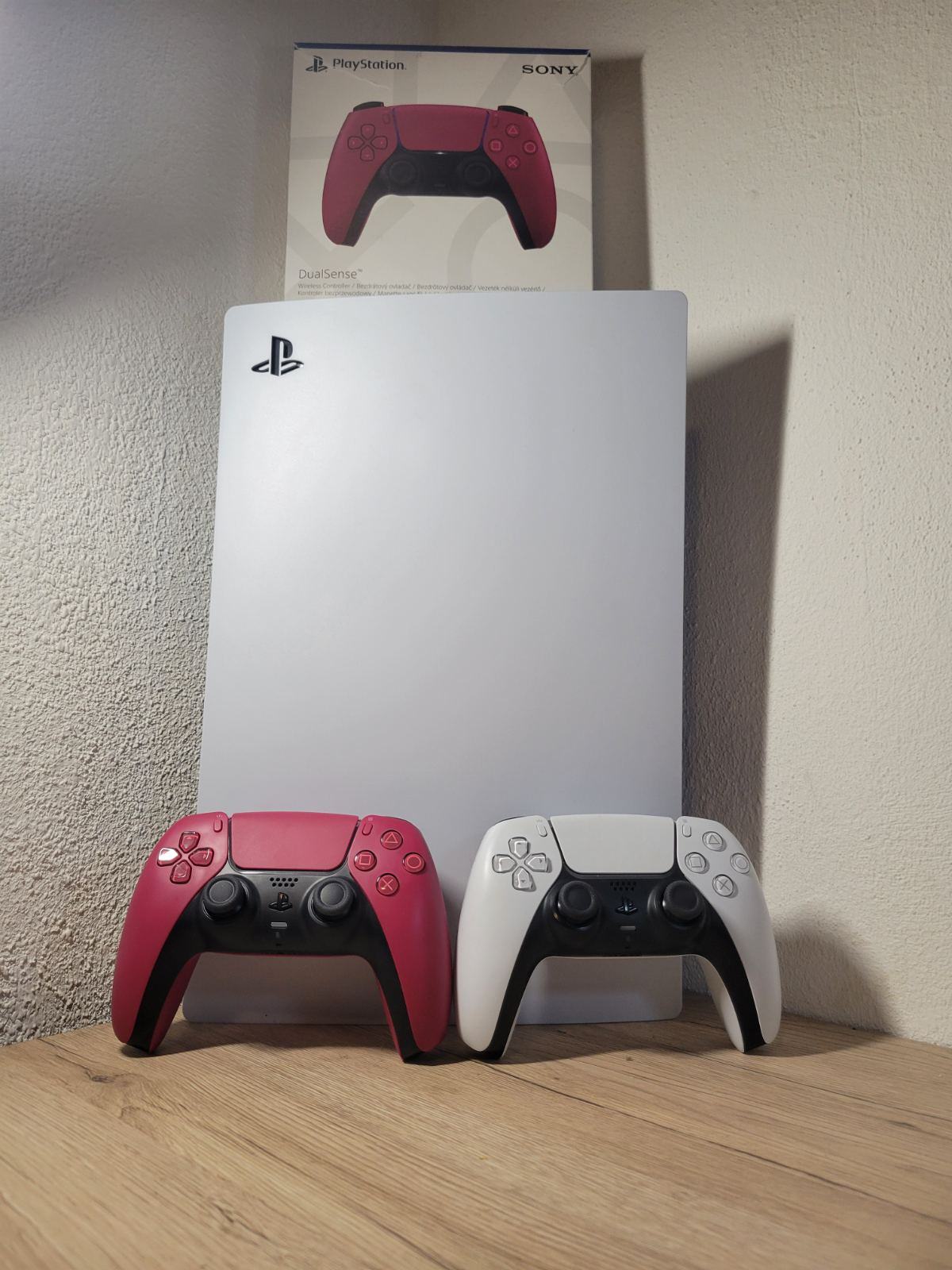 PS5 Disk verzija + 2x kontroler + PS račun z FC25, NBA 2K25, GTA 5