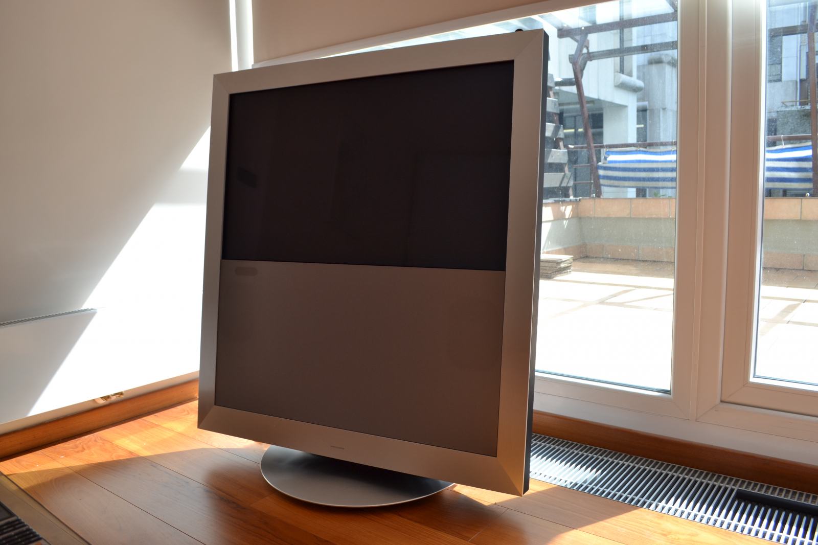 Bang Olufsen Beovision 5