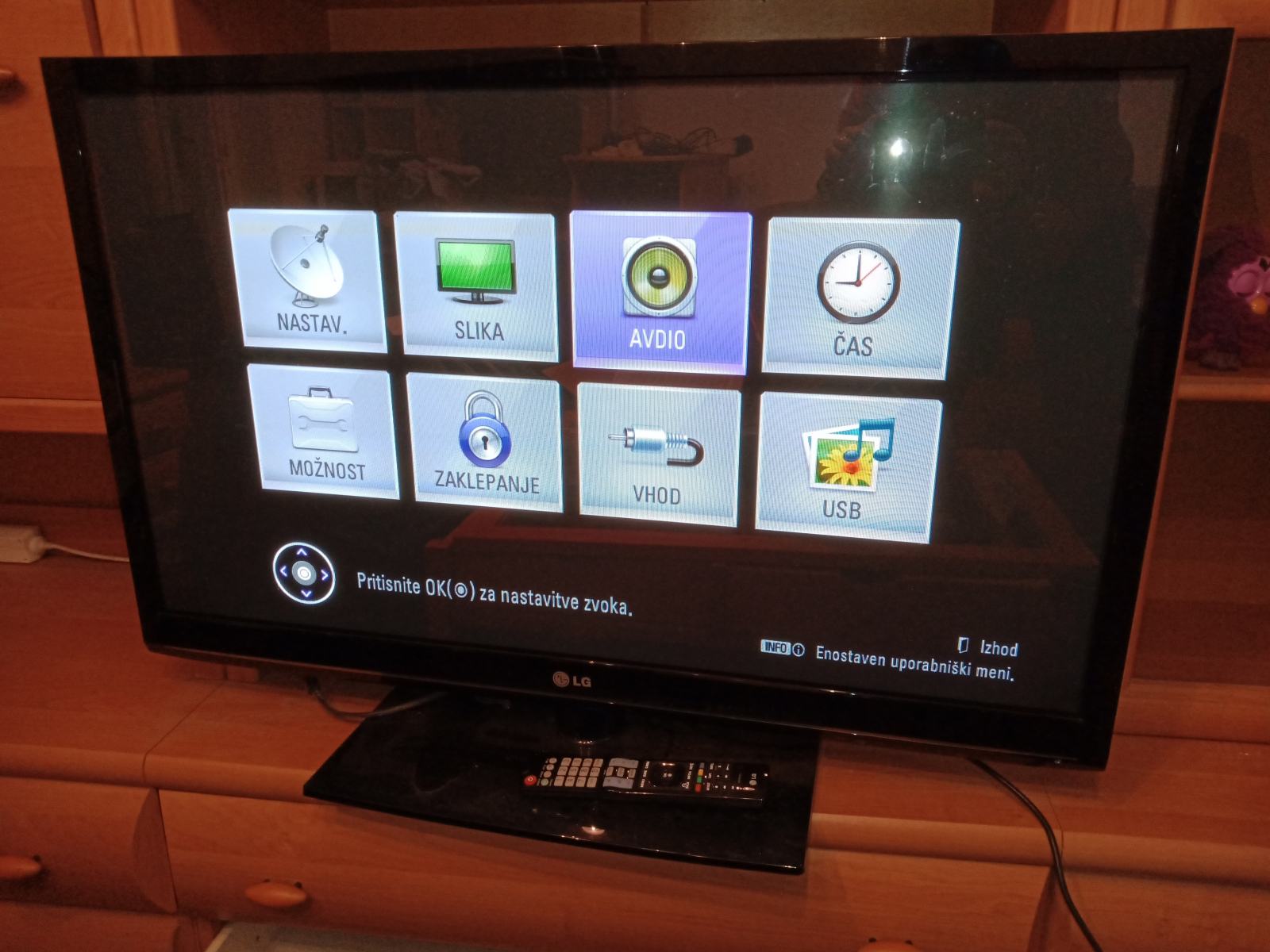 LG plazma 42PJ350 (107cm)