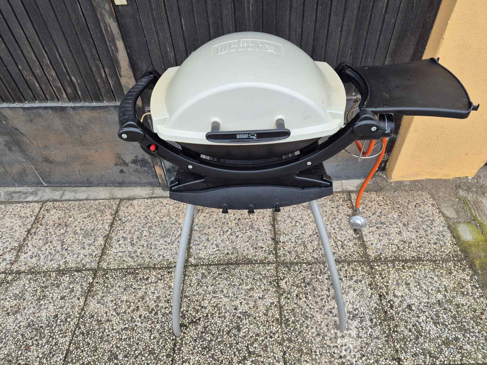 Plinski žar Weber Q100