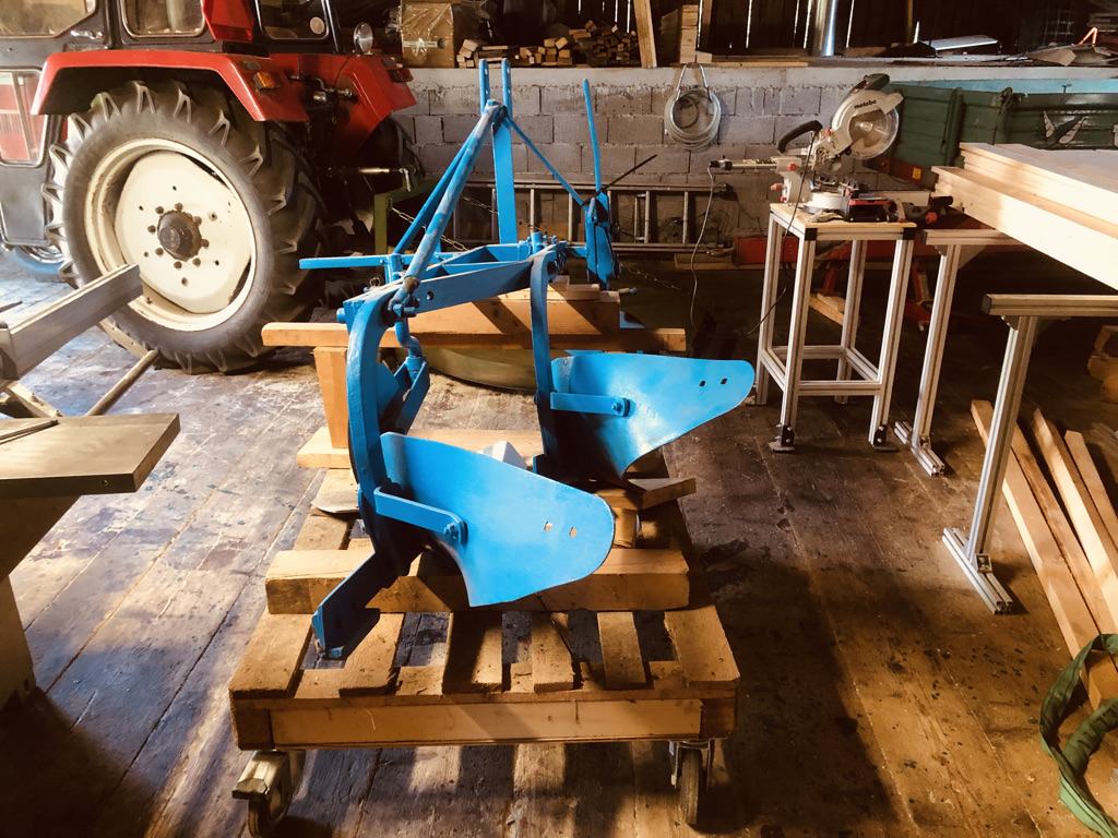 Dvobrazdni plug 12 col