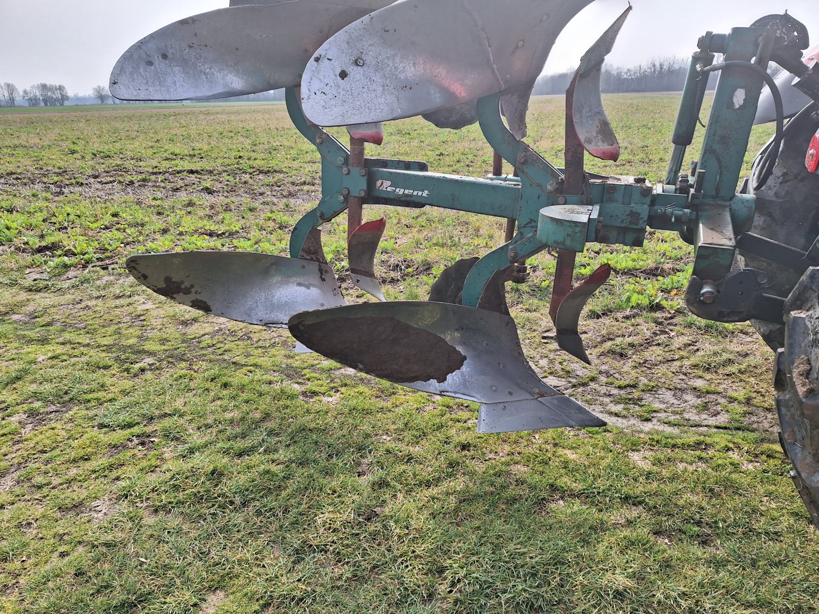 Obračalni plug regent