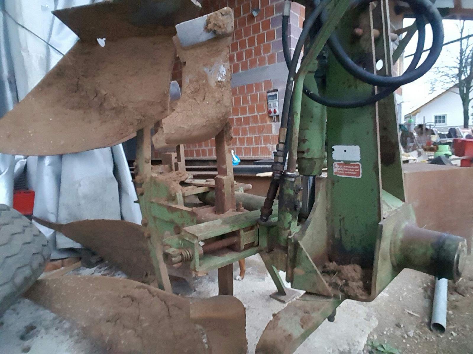 PLUG Eberhardt ODLIČNEN UGODNO KLIČITE RESNI