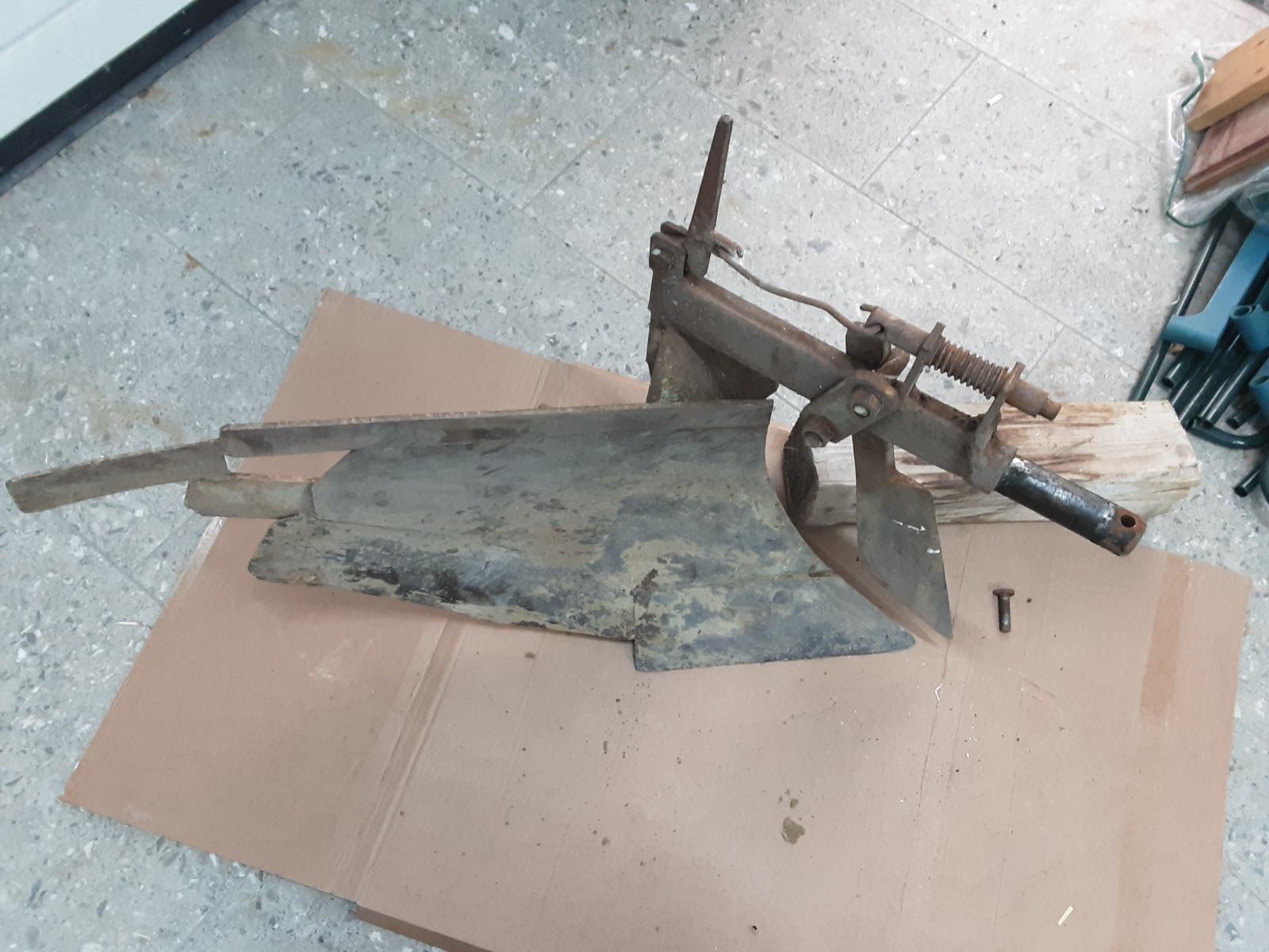 Plug za Labin progres, Goldoni