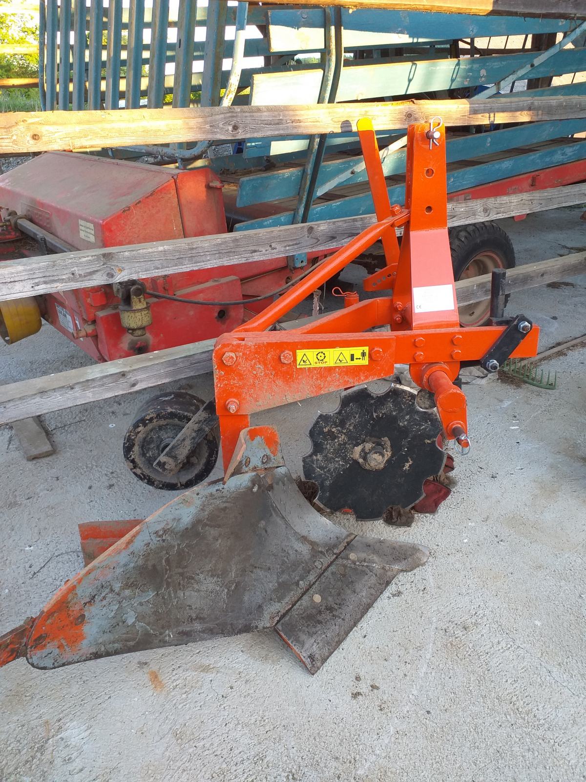 enobrazdni plug prodam