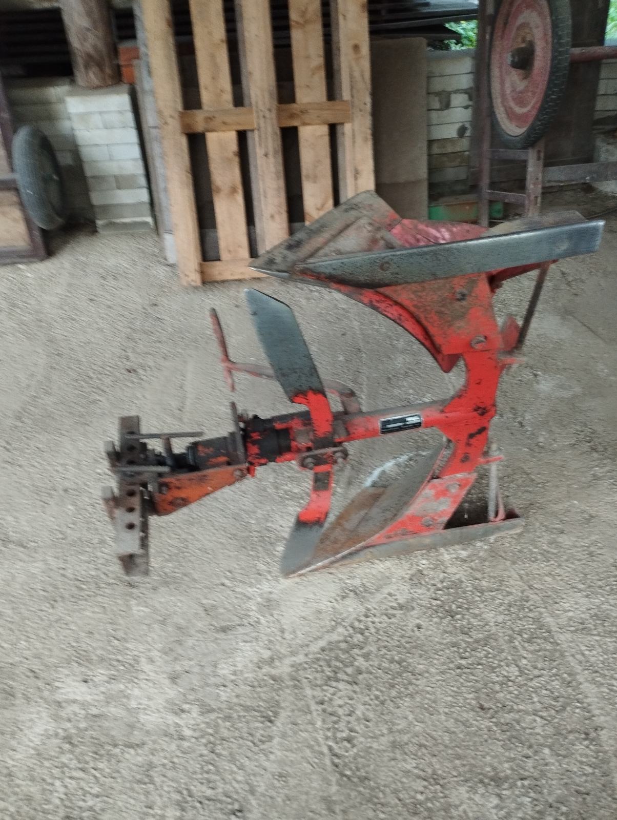 Prodam obračalni plug enobrazdni