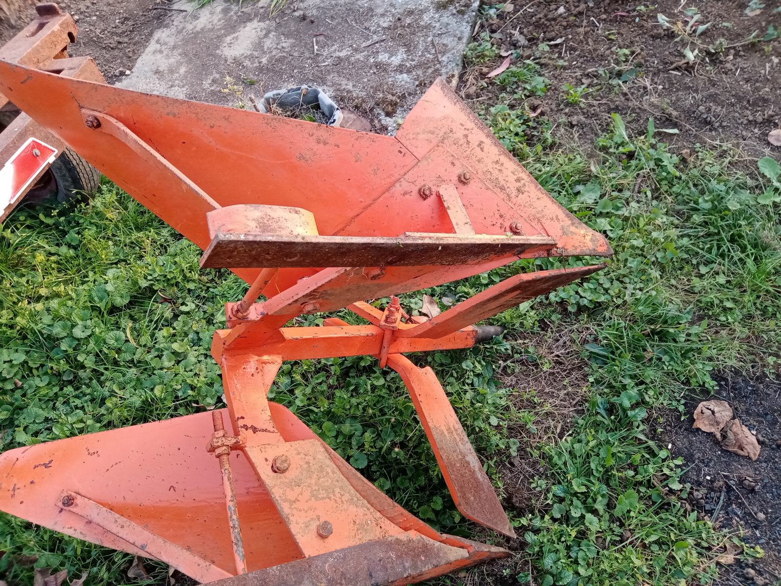 Prodam traktorski plug