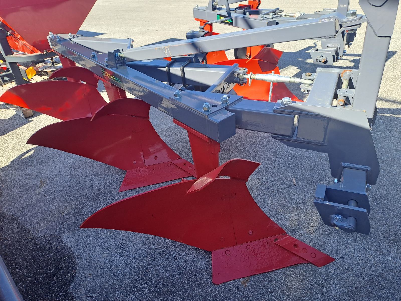 TROBRAZDNI PLUG DEMAROL 14/16 COL