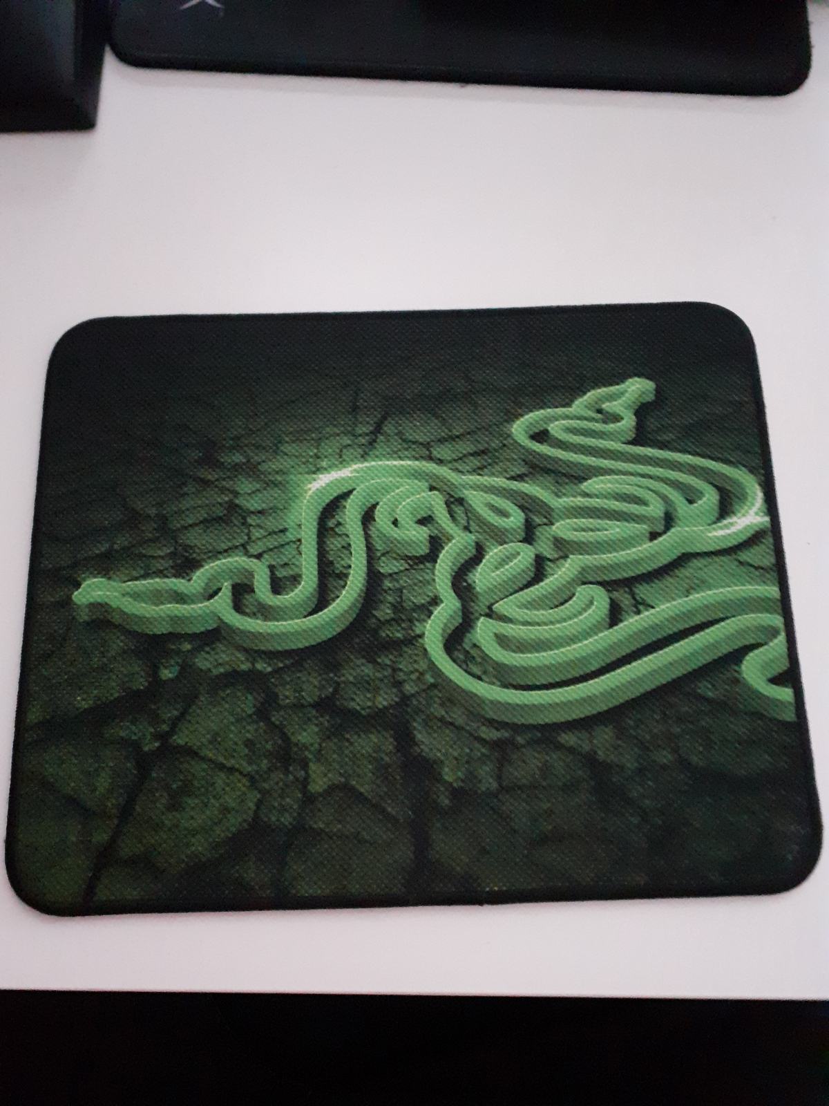 Razer podloga za miško