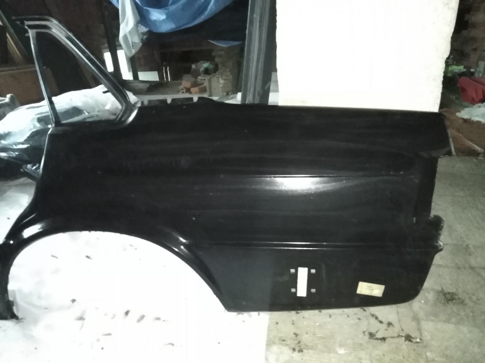 Audi 80 zadnji levi bok