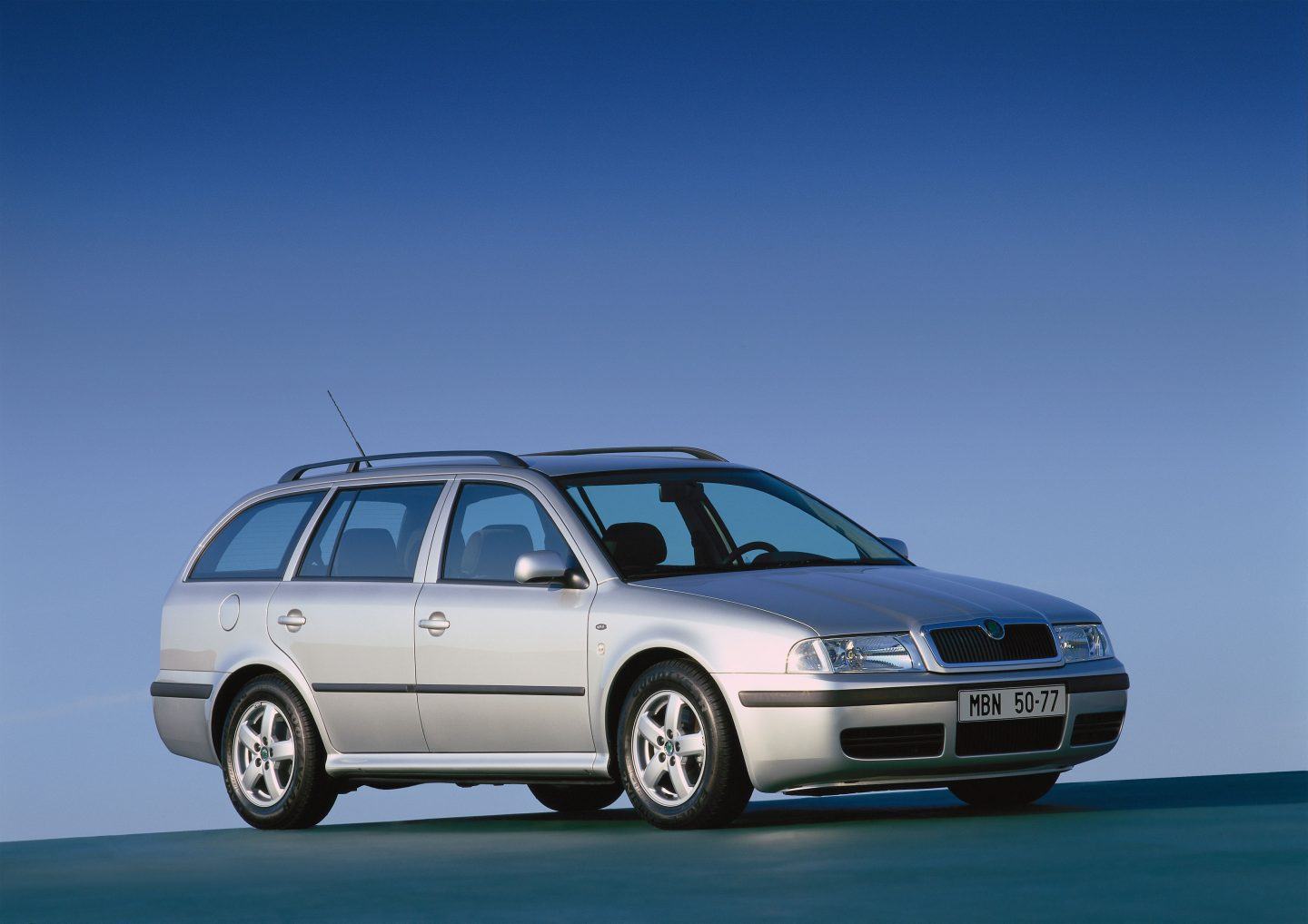 Zadnja prema golf 4, skoda octavia, audi a3, seat leon