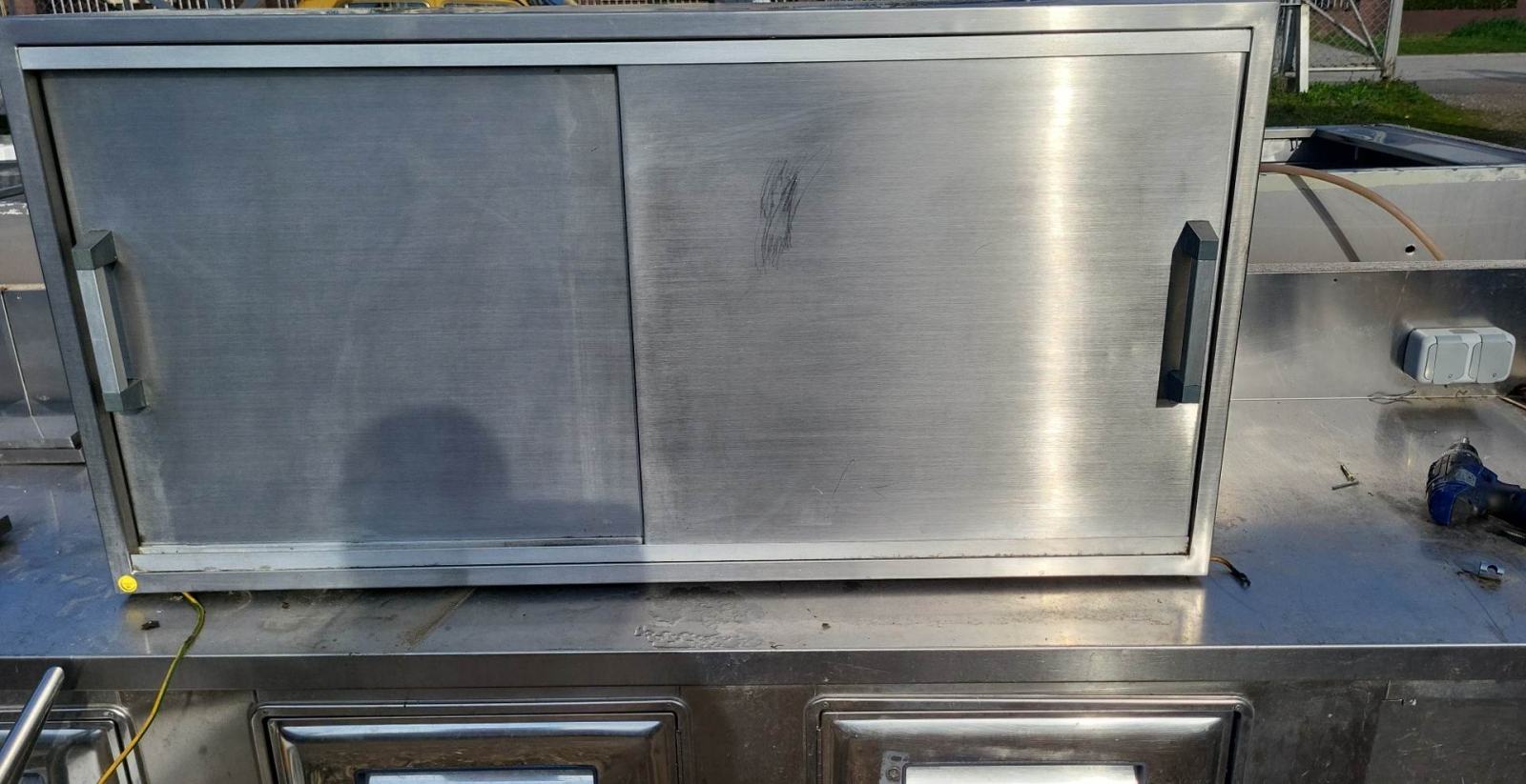 STENSKA OMARICA Z 2x VRATI IN POLICO - INOX