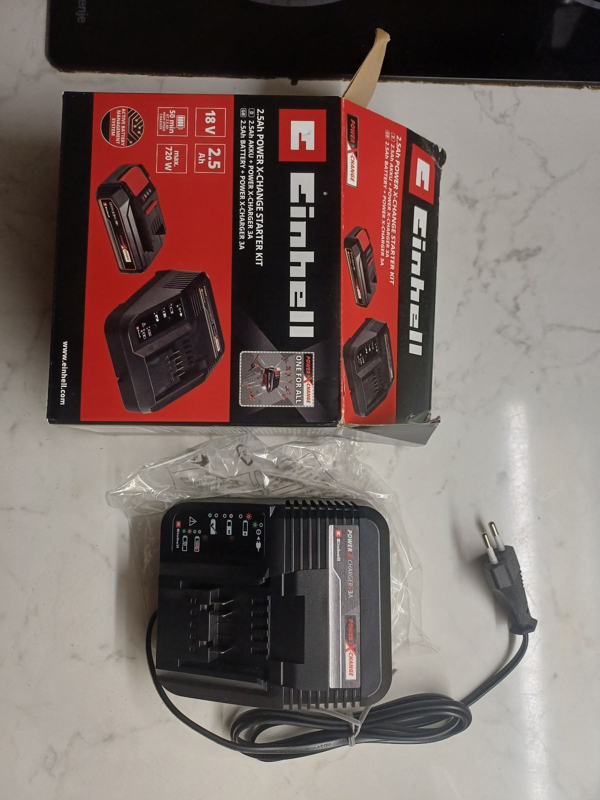 Einhell hitri polnilec Power X-Change 18V 3A