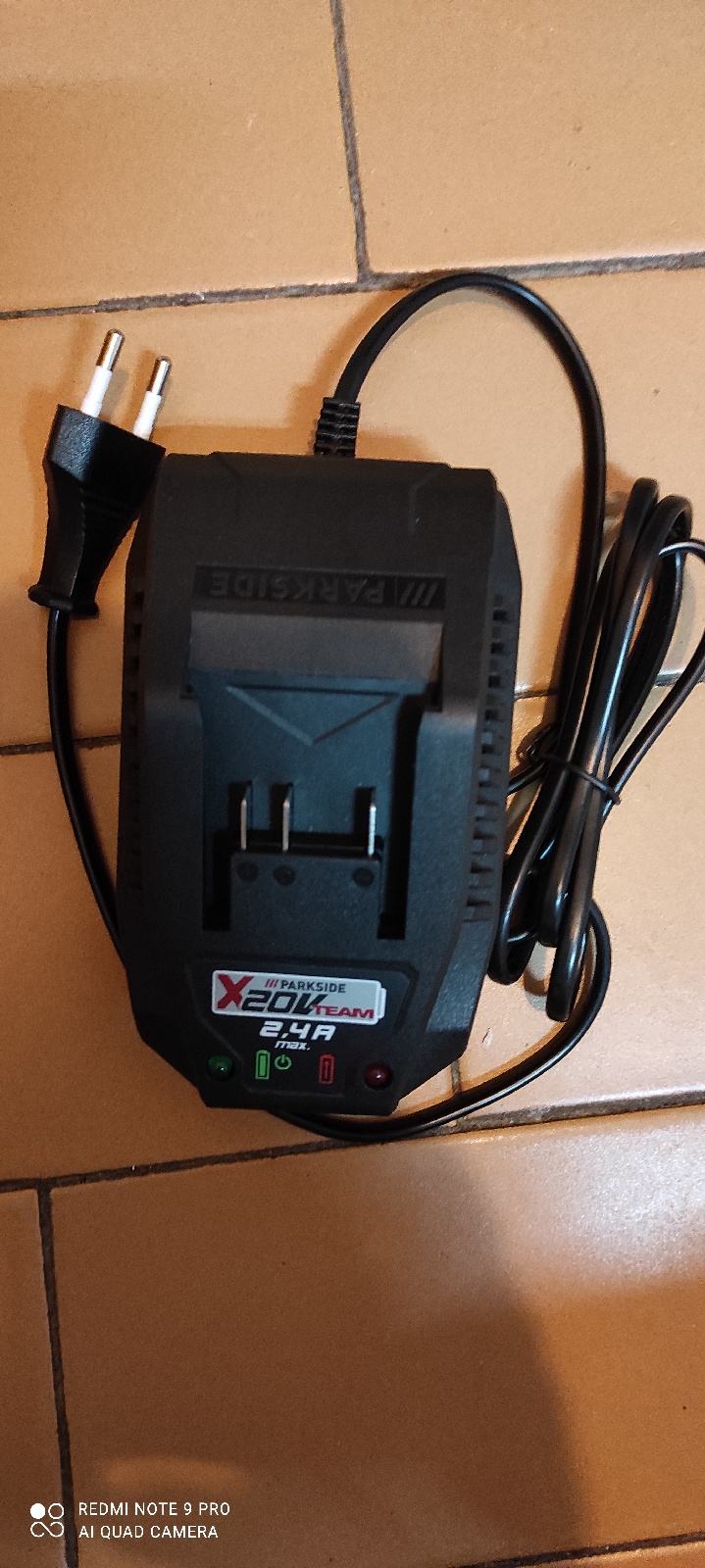 PARKSIDE polnilec X20V 2.4A