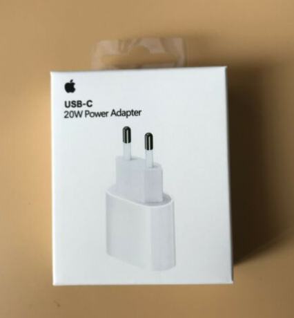 Apple 20W USB-C Polnilni adapter Iphone 12 / PRO/ MAX