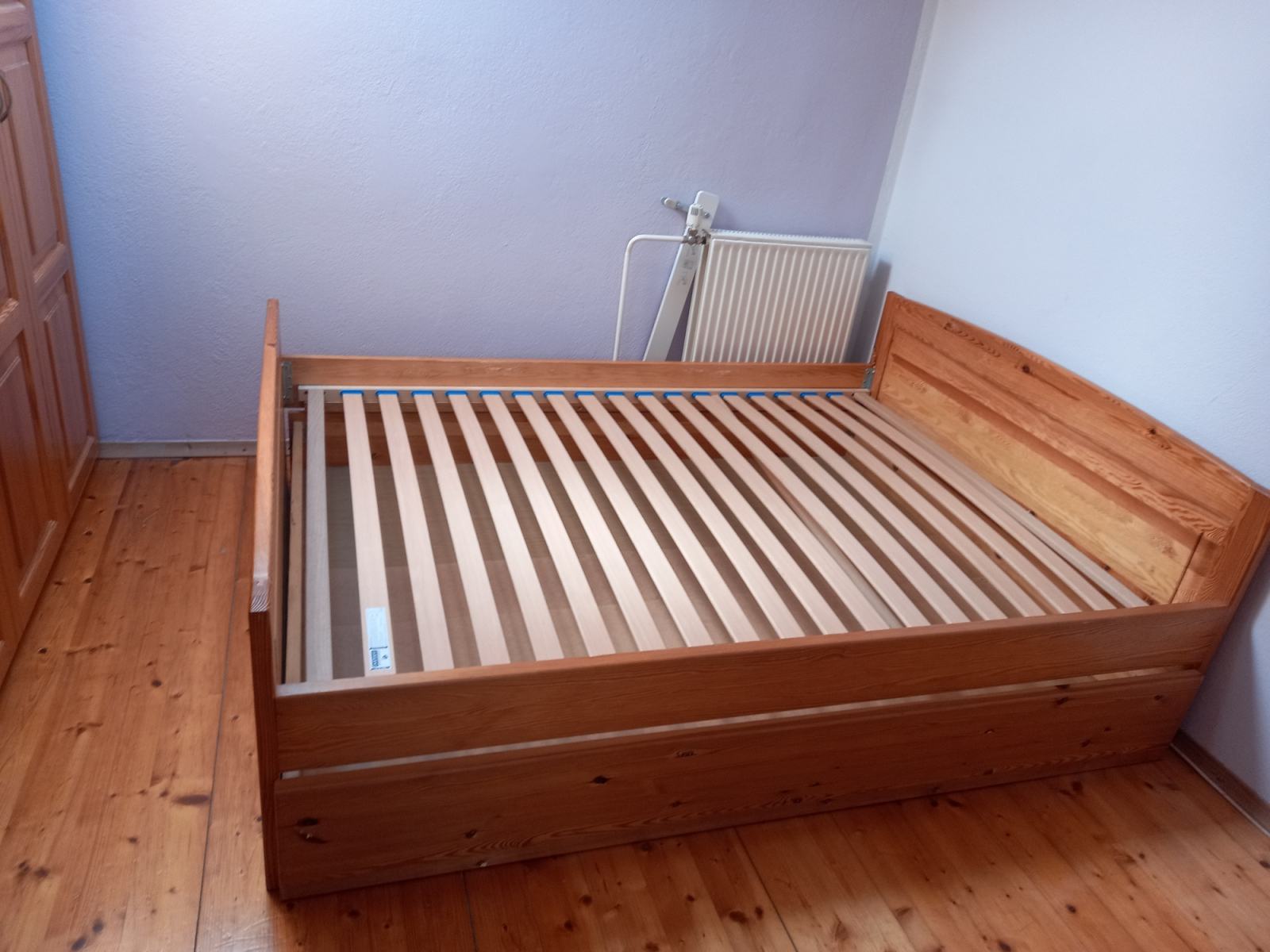 masivna postelja 140-190 s predalom