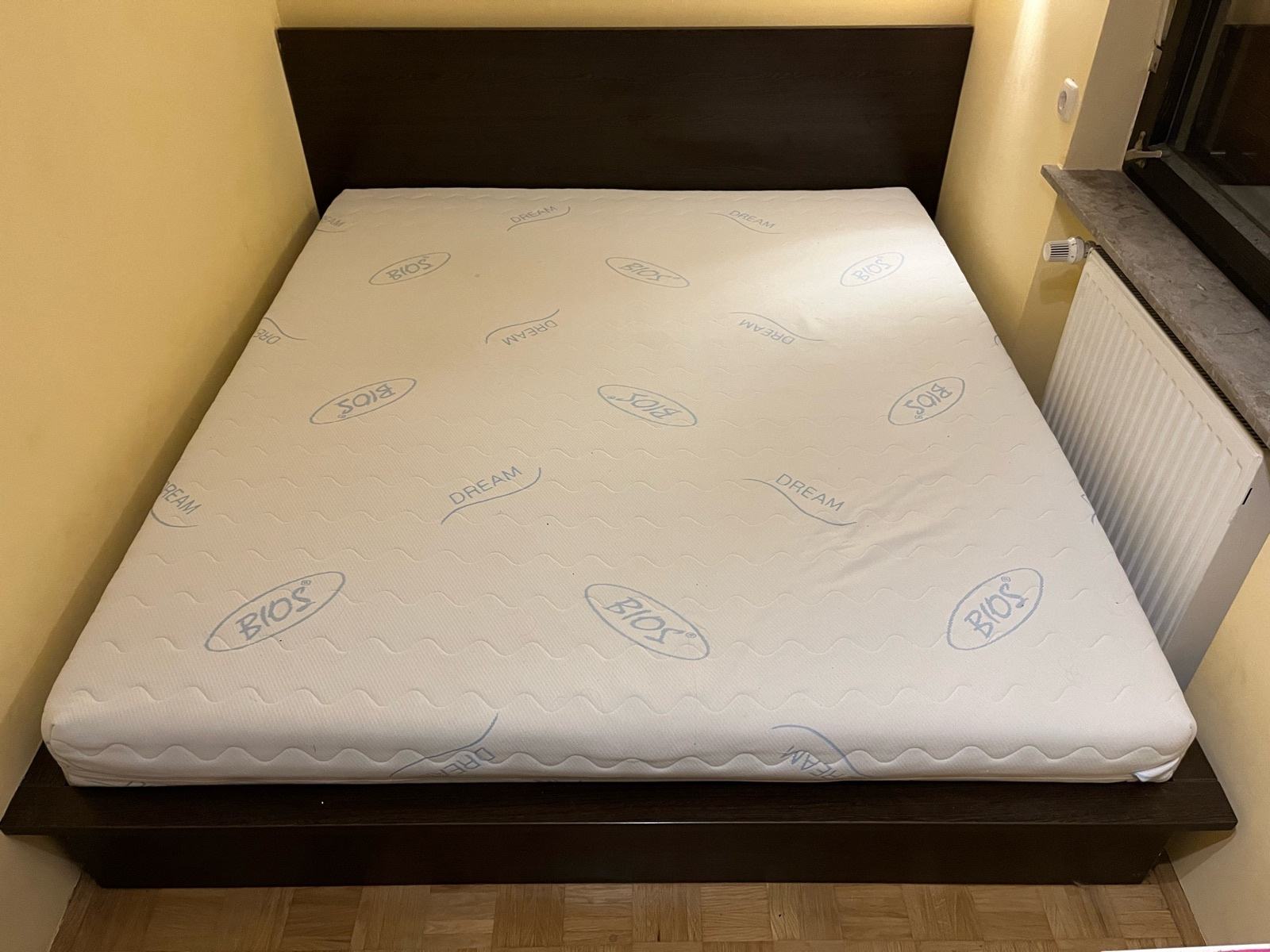 Podarim posteljni okvir 180x200cm