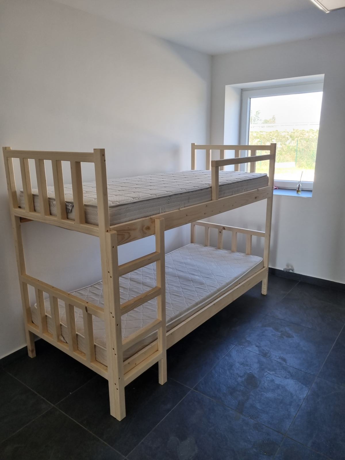 Pograd 90 x 200 kompleten masiva možna dostava