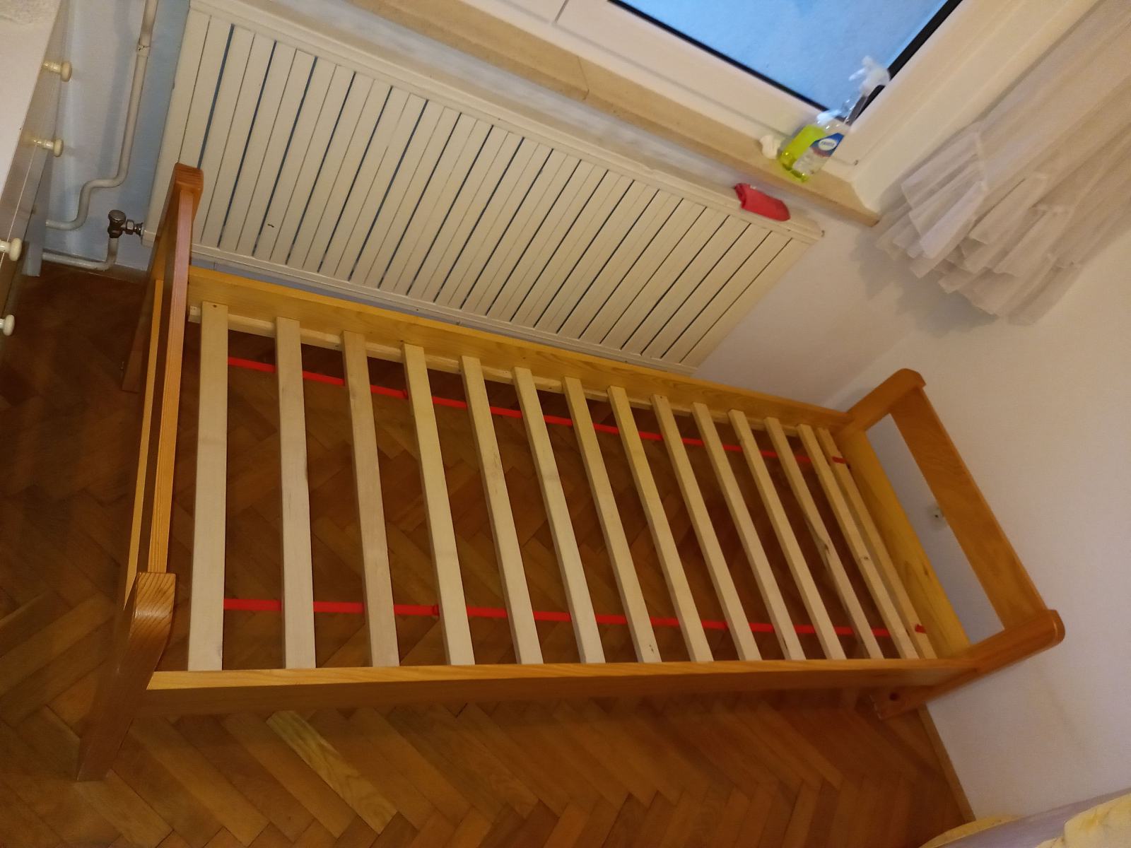 Postelja 90 × 210 cm, masivni les