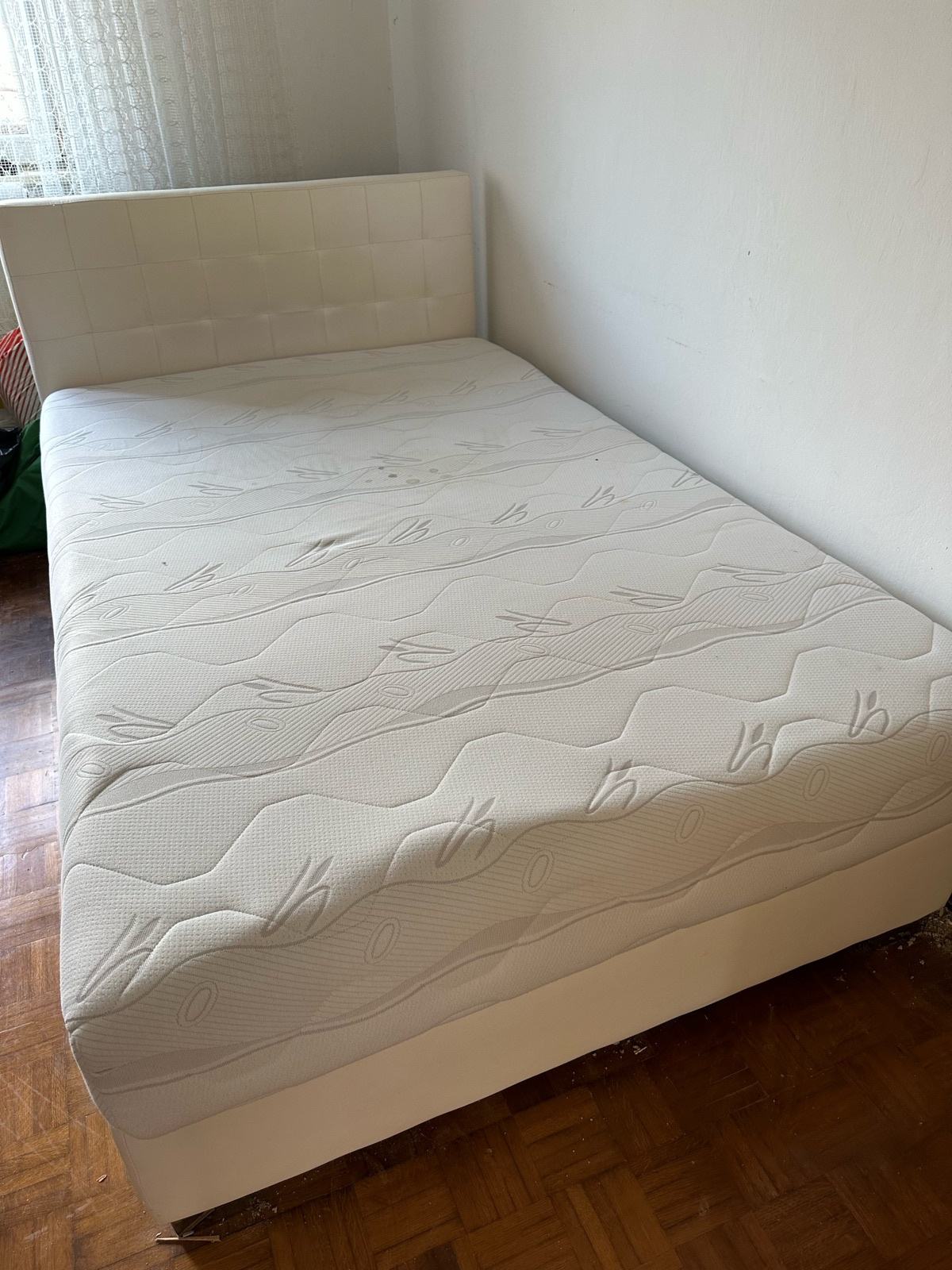 Postelja dvižna - bela