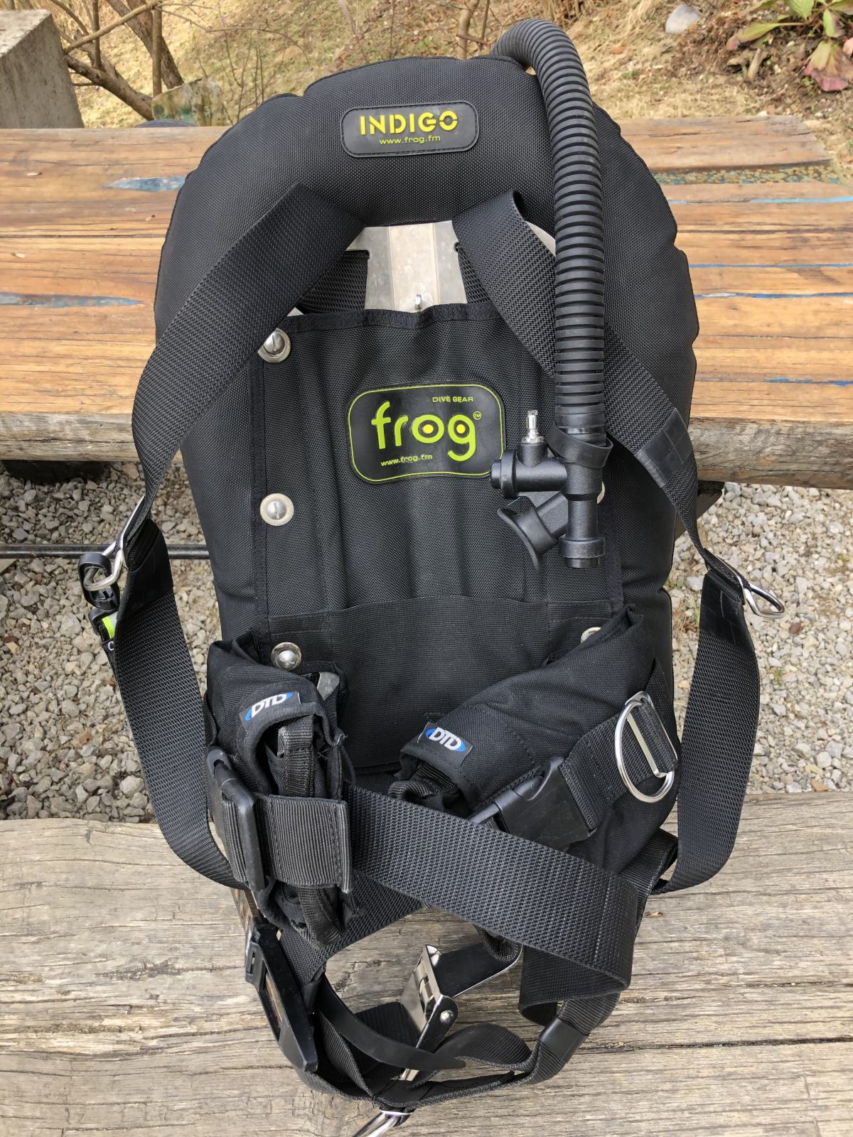 Regulator plovnosti BCD FROG Indigo