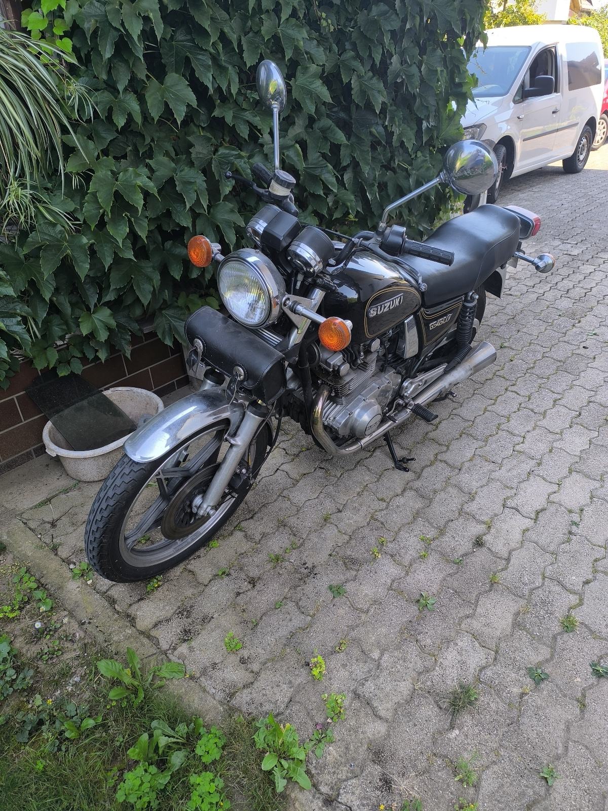 Suzuki GS 450 T 444 cm3, 1982 l.