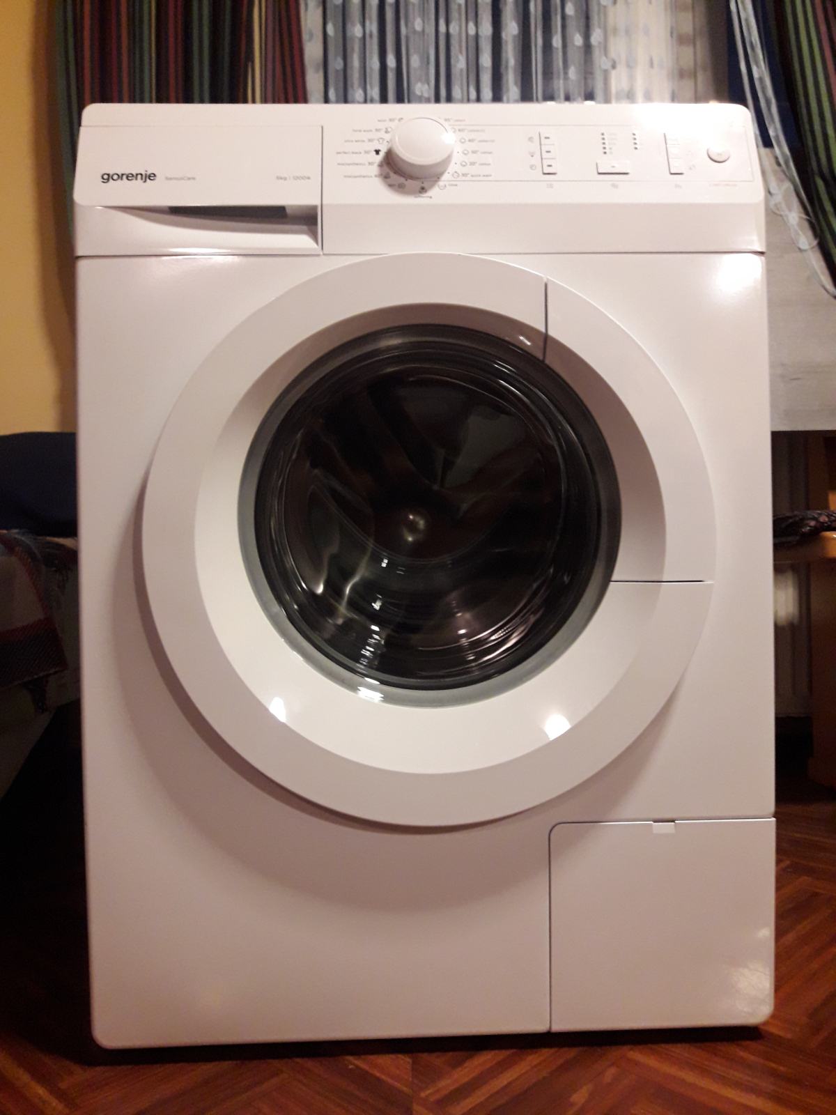 PRALNI STROJ GORENJE SensoCare 6 kg 1200 obratov letnik 2022 kot nov