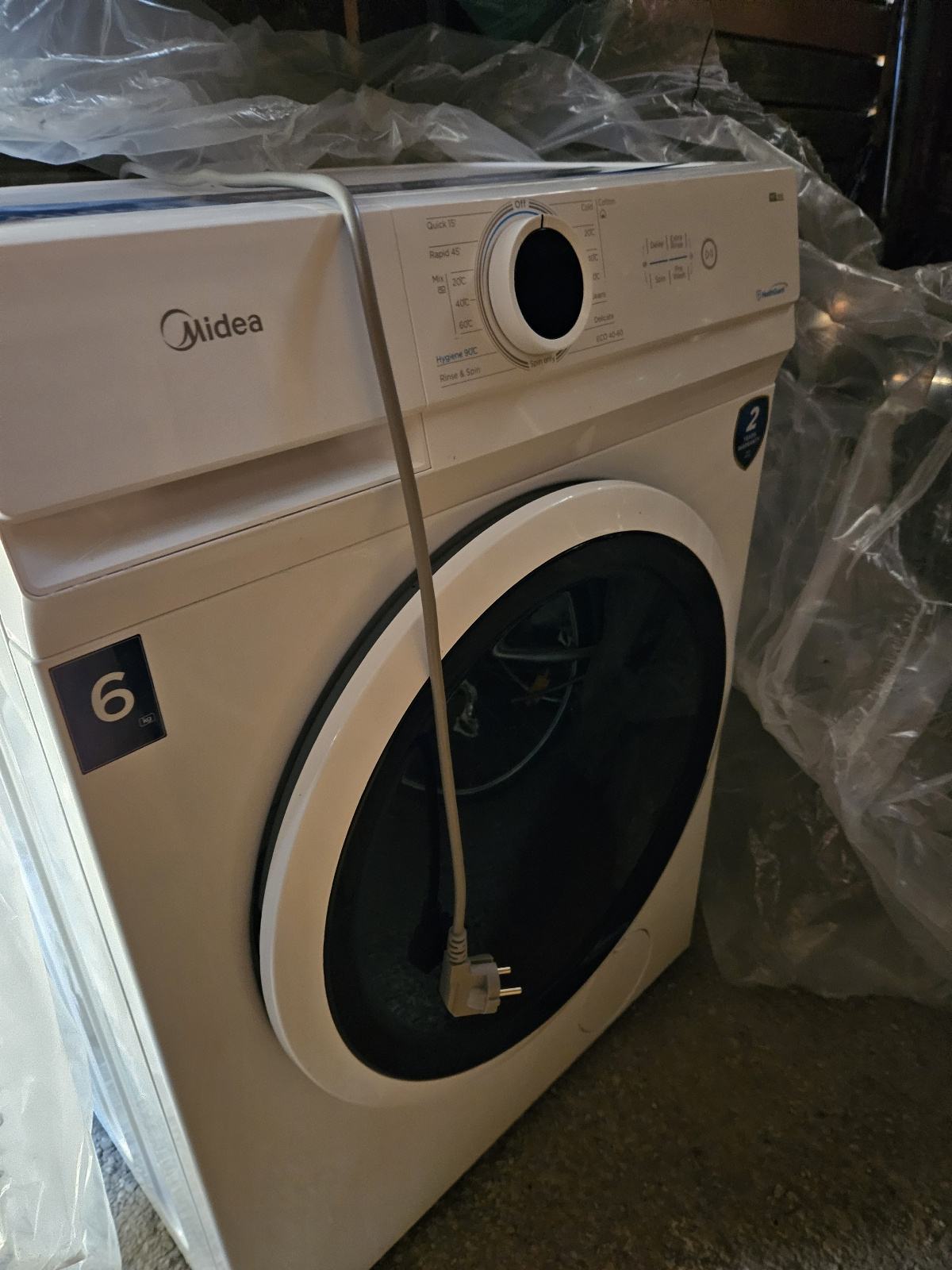 Pralni stroj Midea MF100