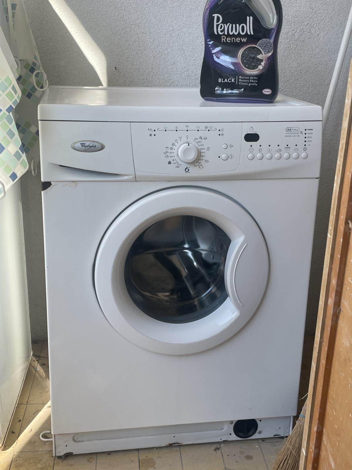 Whirlpool 6th sense 5kg, pralni stroj, popolnoma delujoč
