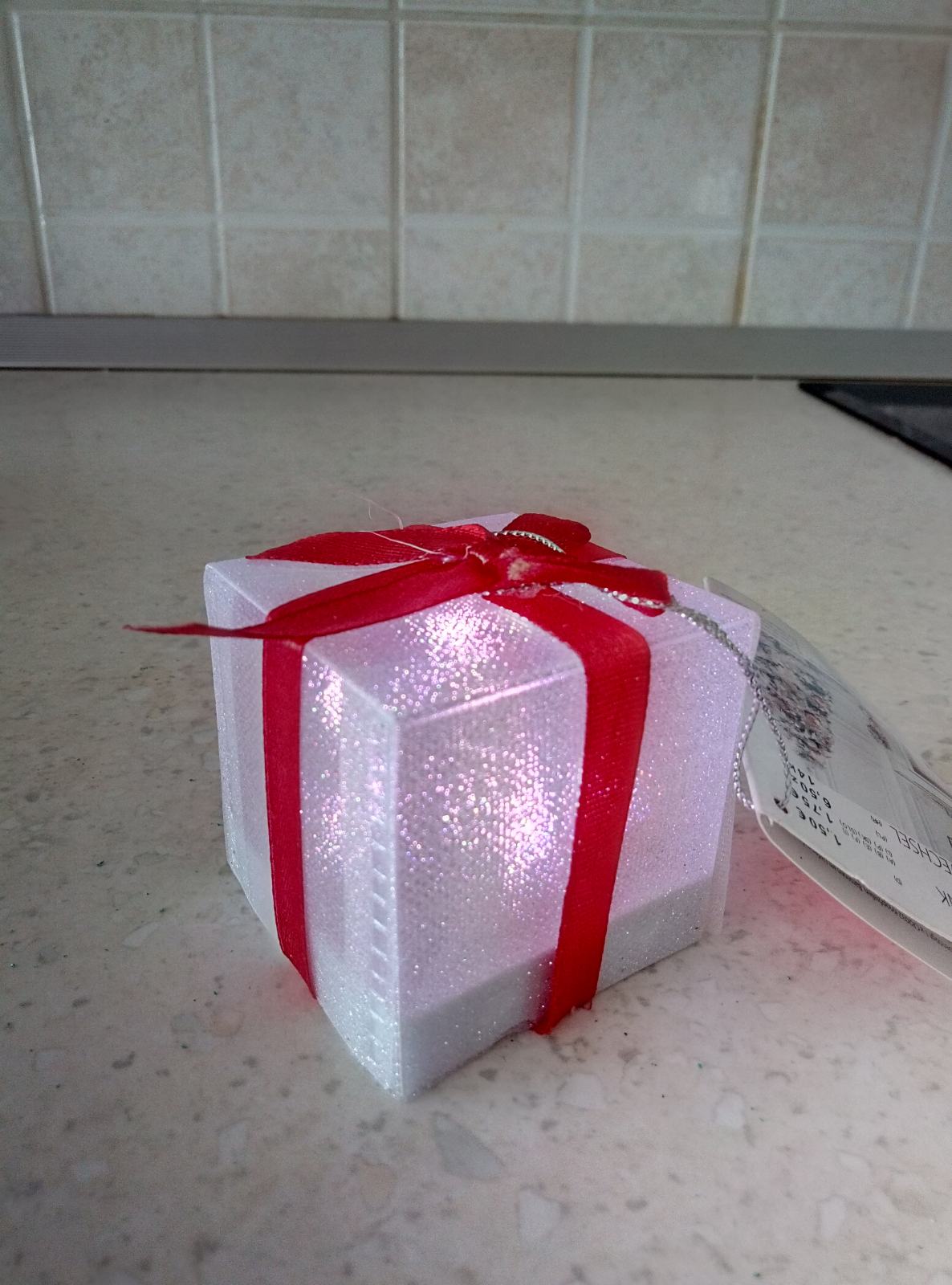 Nova LED lučka s spreminjanjem barve/darilo