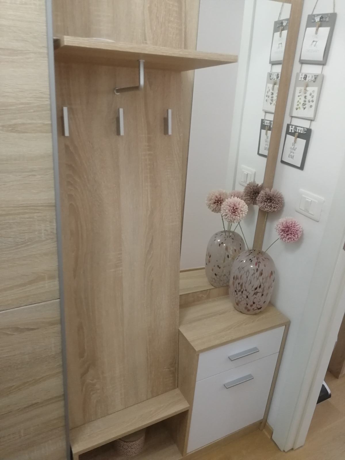 Nova samo sestavljena predsoba 90x178x30 sonoma hrast bela