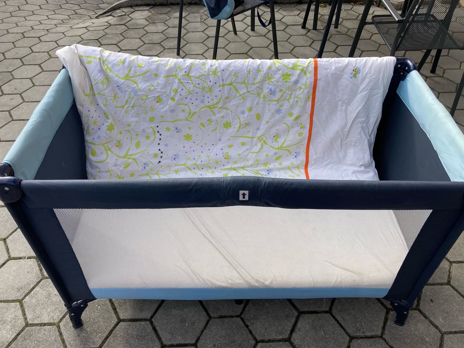 Prenosna posteljica + jogi