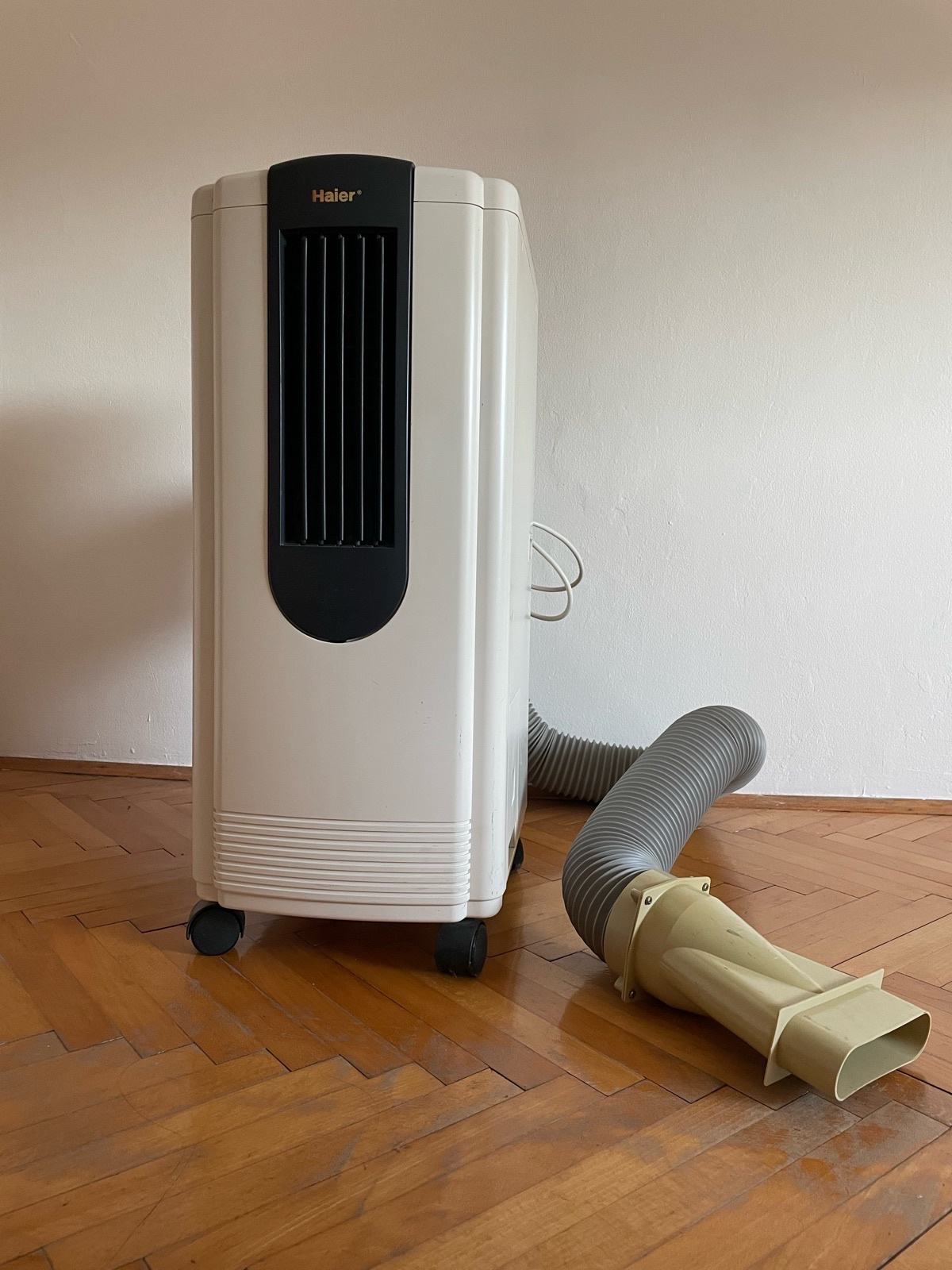 Prenosna klimatska naprava