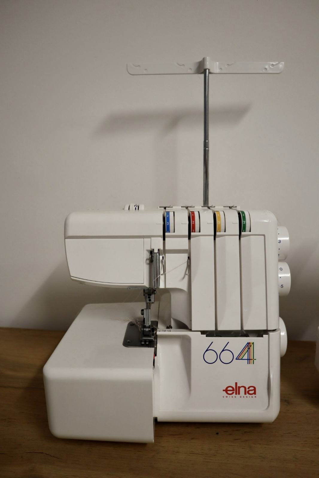 Overlocker Elna 664